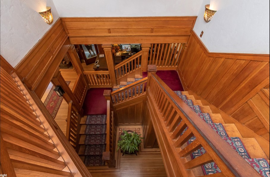 Locations Hub - Herlong Mansion