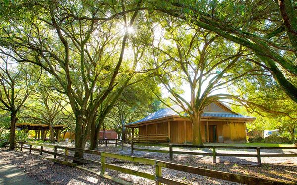 Locations Hub - Bill Graham Farm Village