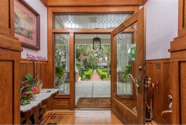 Locations Hub - Herlong Mansion